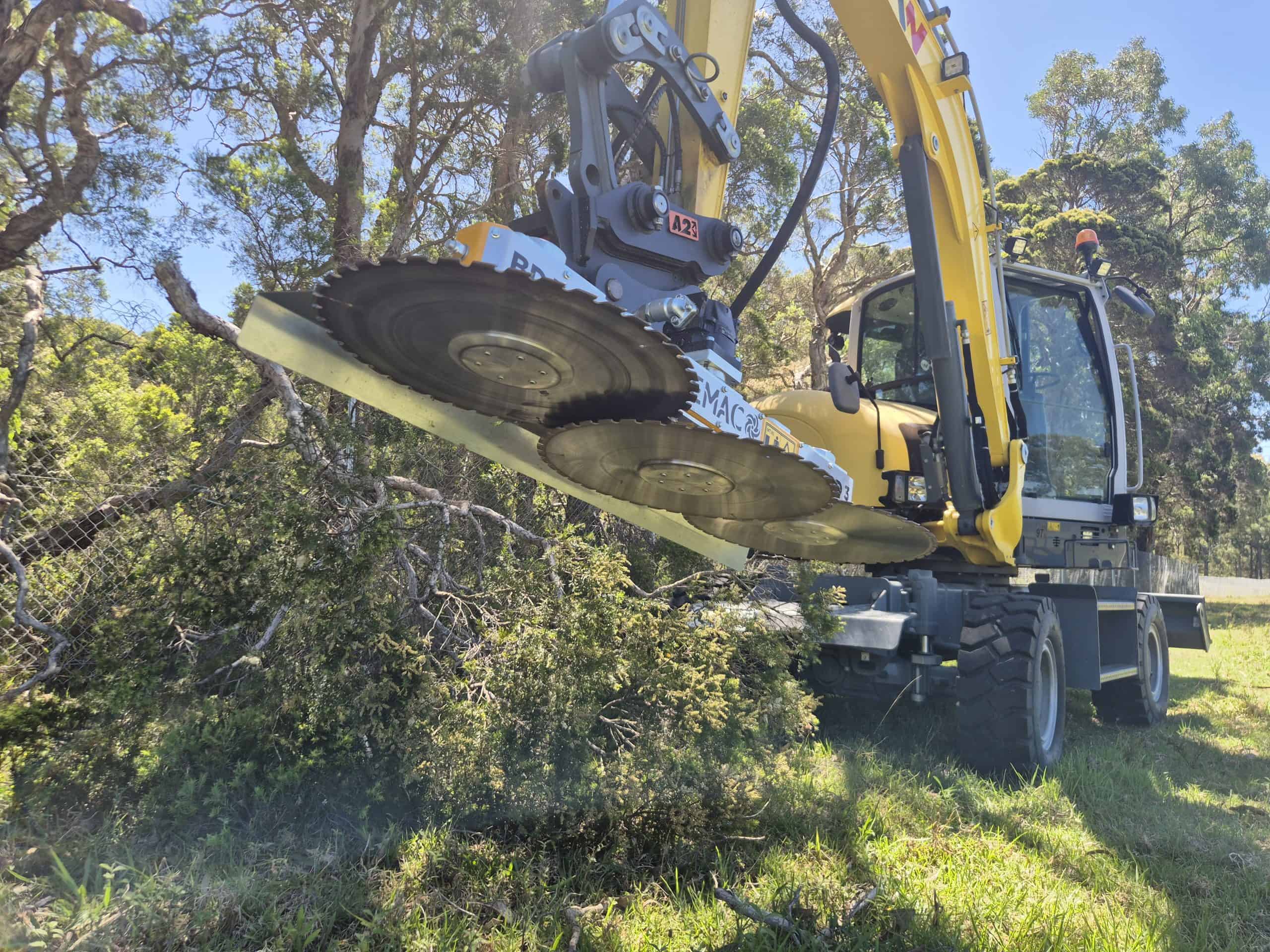 FEMAC BD Heavy Duty Excavator Multi-Saw - Delta Equipment